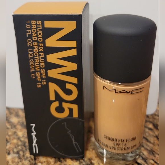 MAC Cosmetics | Makeup | Nib Nw25 Studio Fix Fluid Spf 5 24hr Matte ...